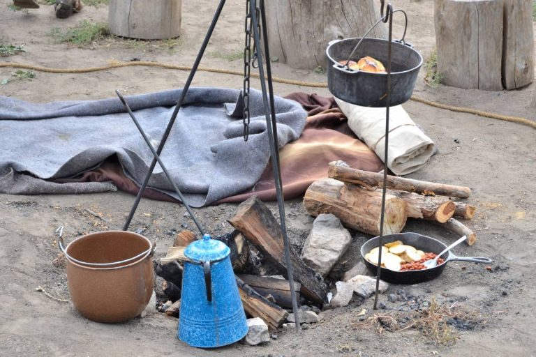 Camping Without a Tent: The Ultimate UK Guide to Bivvy, Hammock & Tarp ...